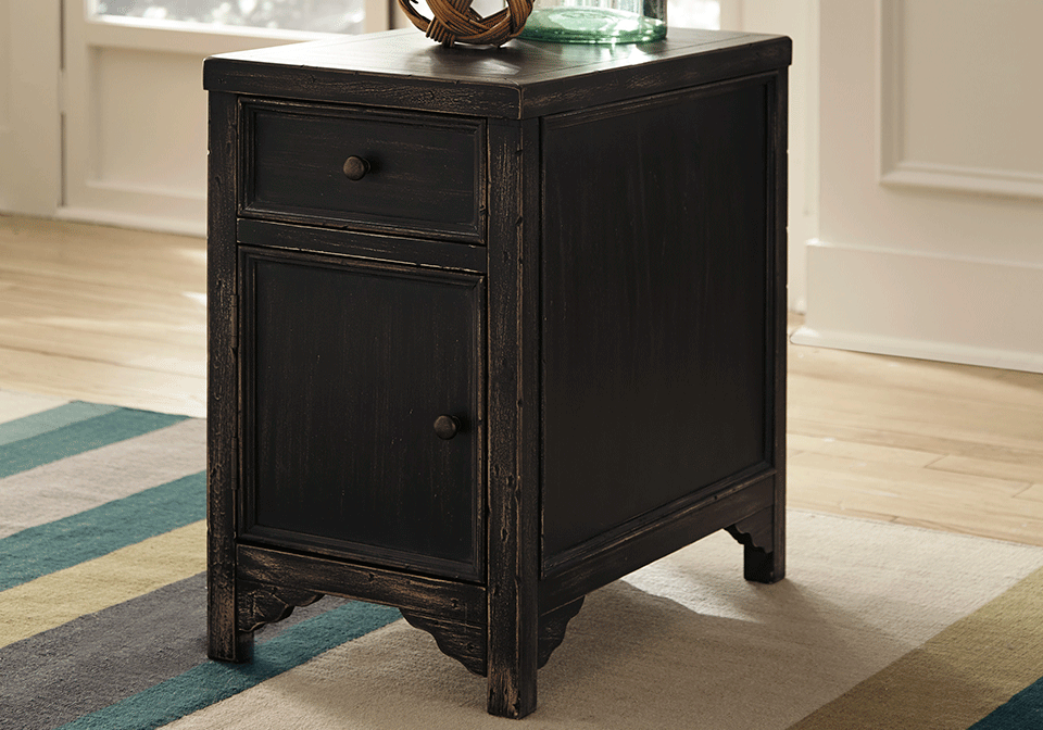 AFT7327_GavelstonChairsideEndTable1.gif - Evansville Overstock Warehouse